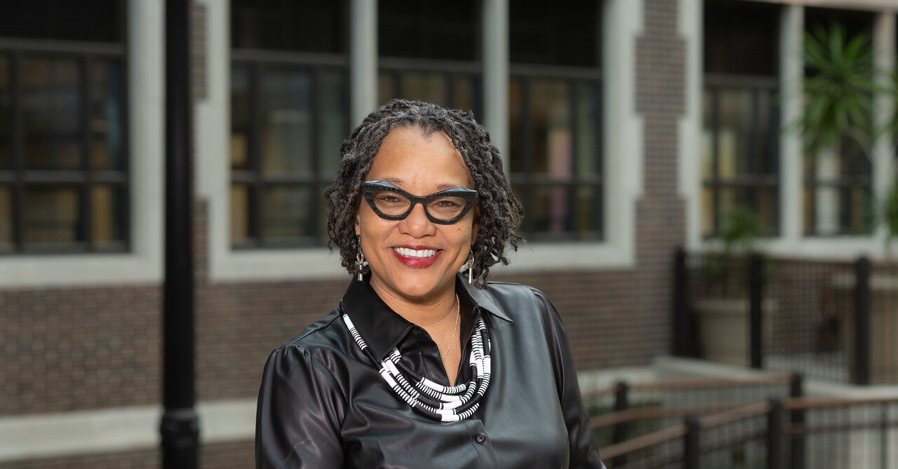 Hinton casts deciding vote against development in her own district ...
